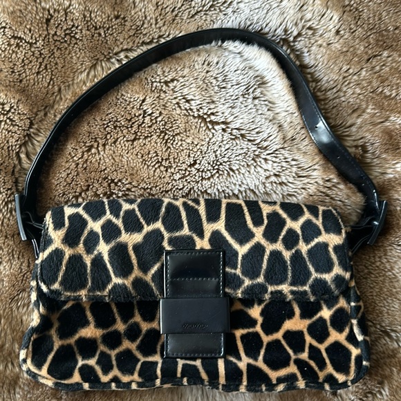 XOXO | Bags | Vintage Brand Xoxo Animal Print So Pretty And Lightweight ...